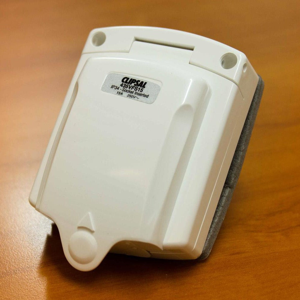 CLIPSAL 435VFS15 INLET SOCKET - WHITE